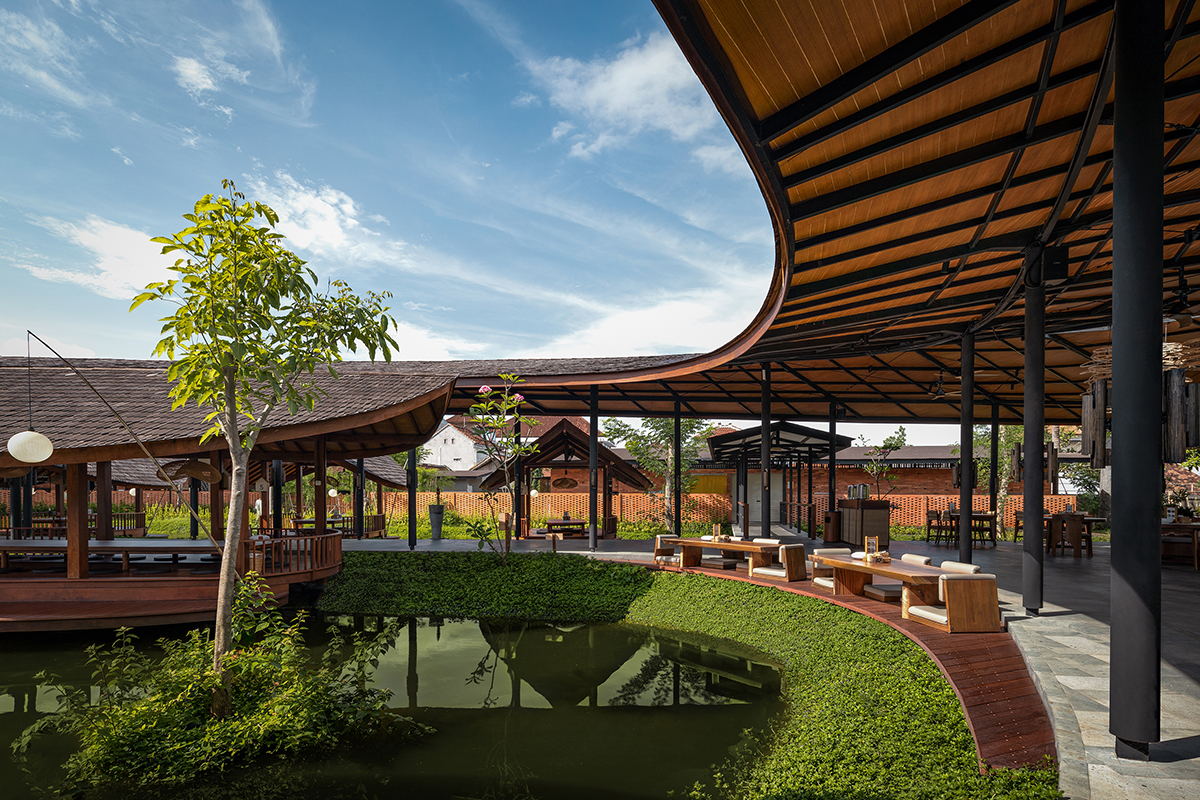 Talaga Sampireun - Restoran Sunda & Restoran Keluarga