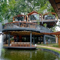 Talaga Sampireun - Restoran Sunda & Restoran Keluarga